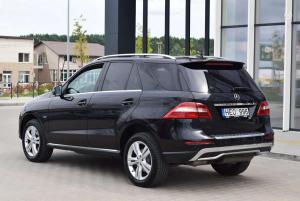 Black Mercedes-Benz ML 350 2012 in Vilnius, with an engine capacity of 2.99 L and mileage of 315 thousand km for 11500 €, photo 7 on AUTOMOTO.COM.LV
