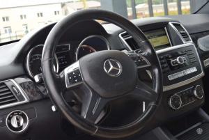 Black Mercedes-Benz ML 350 2012 in Vilnius, with an engine capacity of 2.99 L and mileage of 315 thousand km for 11500 €, photo 13 on AUTOMOTO.COM.LV