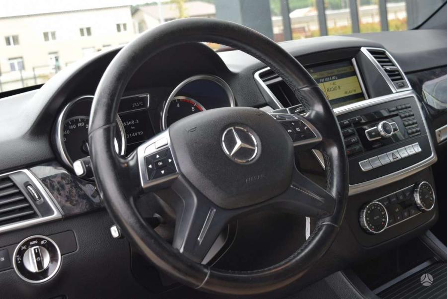 Black Mercedes-Benz ML 350 2012 in Vilnius, with an engine capacity of 2.99 L and mileage of 315 thousand km for 11500 €, photo 13 on AUTOMOTO.COM.LV