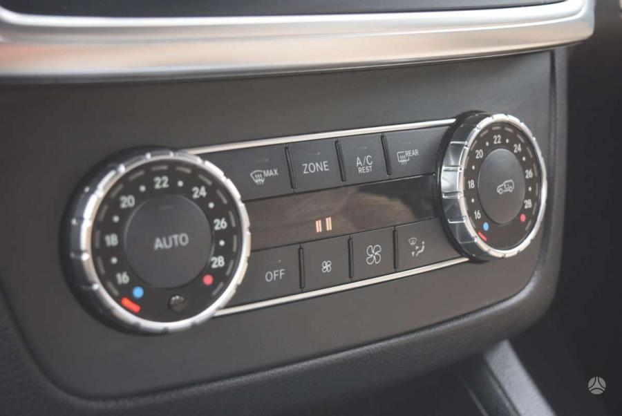 Black Mercedes-Benz ML 350 2012 in Vilnius, with an engine capacity of 2.99 L and mileage of 315 thousand km for 11500 €, photo 18 on AUTOMOTO.COM.LV