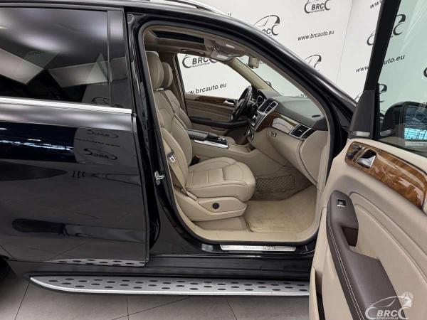 Black Mercedes-Benz ML 350 2012 in Vilnius, with an engine capacity of 2.99 L and mileage of 240 thousand km for 9900 €, photo 5 on AUTOMOTO.COM.LV