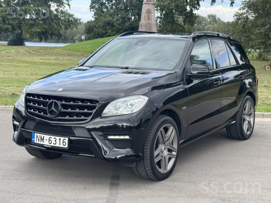 Black Mercedes-Benz ML 350 2012 in Riga, with an engine capacity of 3.00 L and mileage of 0 thousand km for 11950 €, photo 1 on AUTOMOTO.COM.LV
