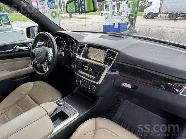 Black Mercedes-Benz ML 350 2012 in Riga, with an engine capacity of 3.00 L and mileage of 0 thousand km for 11950 €, photo 10 on AUTOMOTO.COM.LV
