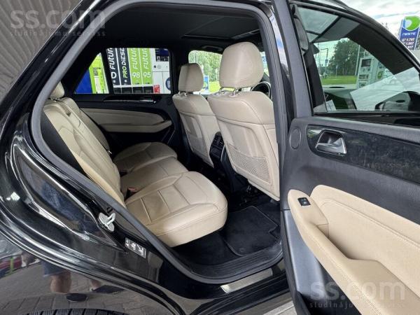 Black Mercedes-Benz ML 350 2012 in Riga, with an engine capacity of 3.00 L and mileage of 0 thousand km for 11950 €, photo 11 on AUTOMOTO.COM.LV