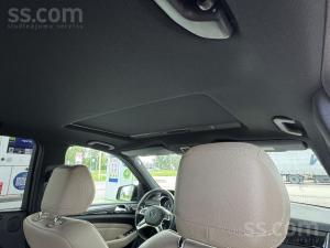 Black Mercedes-Benz ML 350 2012 in Riga, with an engine capacity of 3.00 L and mileage of 0 thousand km for 11950 €, photo 12 on AUTOMOTO.COM.LV