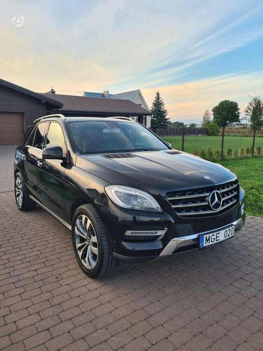 Melns Mercedes-Benz ML 350 2012 Kaišiadorys, ar dzinēja tilpumu 2.99 L un nobraukumu 280 tūkst. km par 11250 €, foto 1 vietnē AUTOMOTO.COM.LV