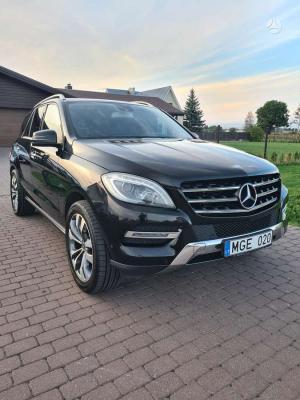 Melns Mercedes-Benz ML 350 2012 Kaišiadorys, ar dzinēja tilpumu 2.99 L un nobraukumu 280 tūkst. km par 11250 €, foto 8 vietnē AUTOMOTO.COM.LV