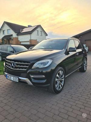 Melns Mercedes-Benz ML 350 2012 Kaišiadorys, ar dzinēja tilpumu 2.99 L un nobraukumu 280 tūkst. km par 11250 €, foto 9 vietnē AUTOMOTO.COM.LV