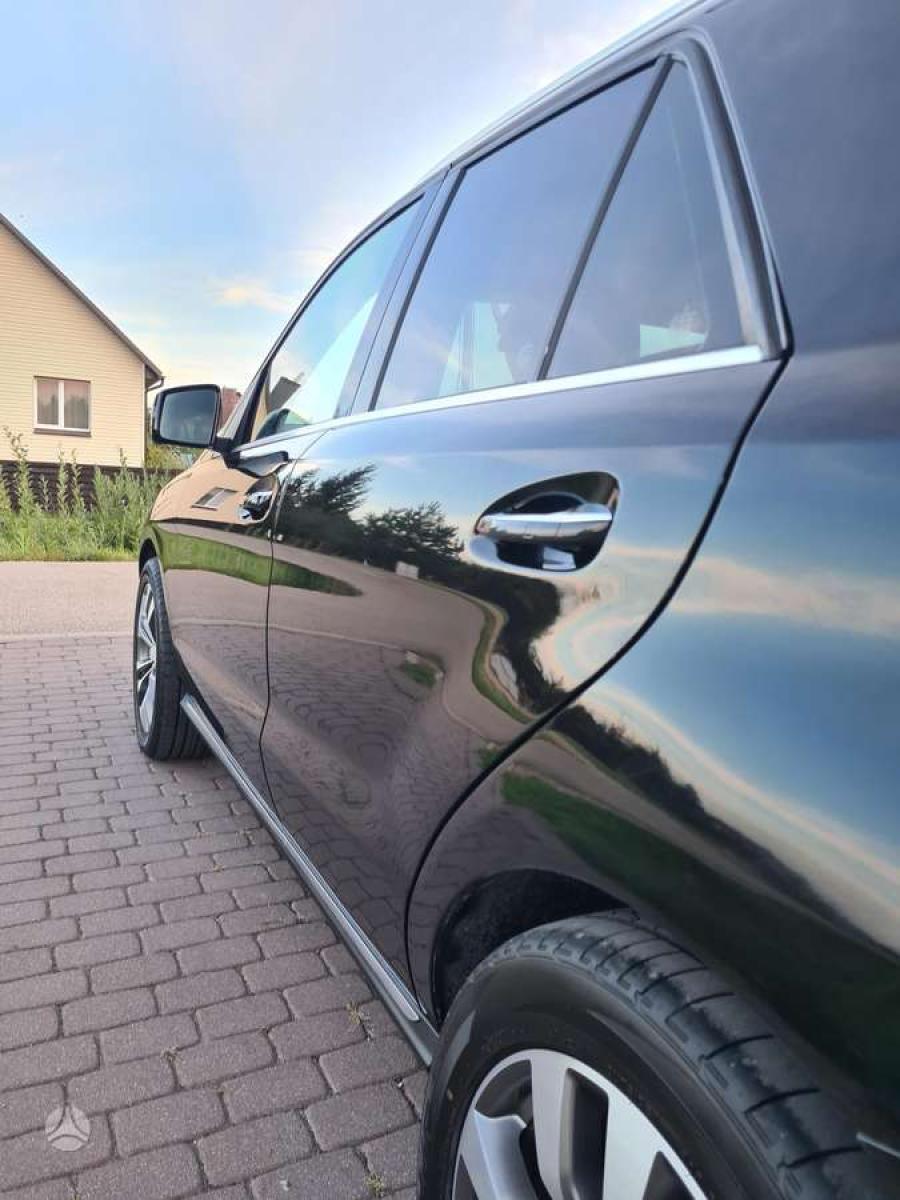 Melns Mercedes-Benz ML 350 2012 Kaišiadorys, ar dzinēja tilpumu 2.99 L un nobraukumu 280 tūkst. km par 11250 €, foto 17 vietnē AUTOMOTO.COM.LV