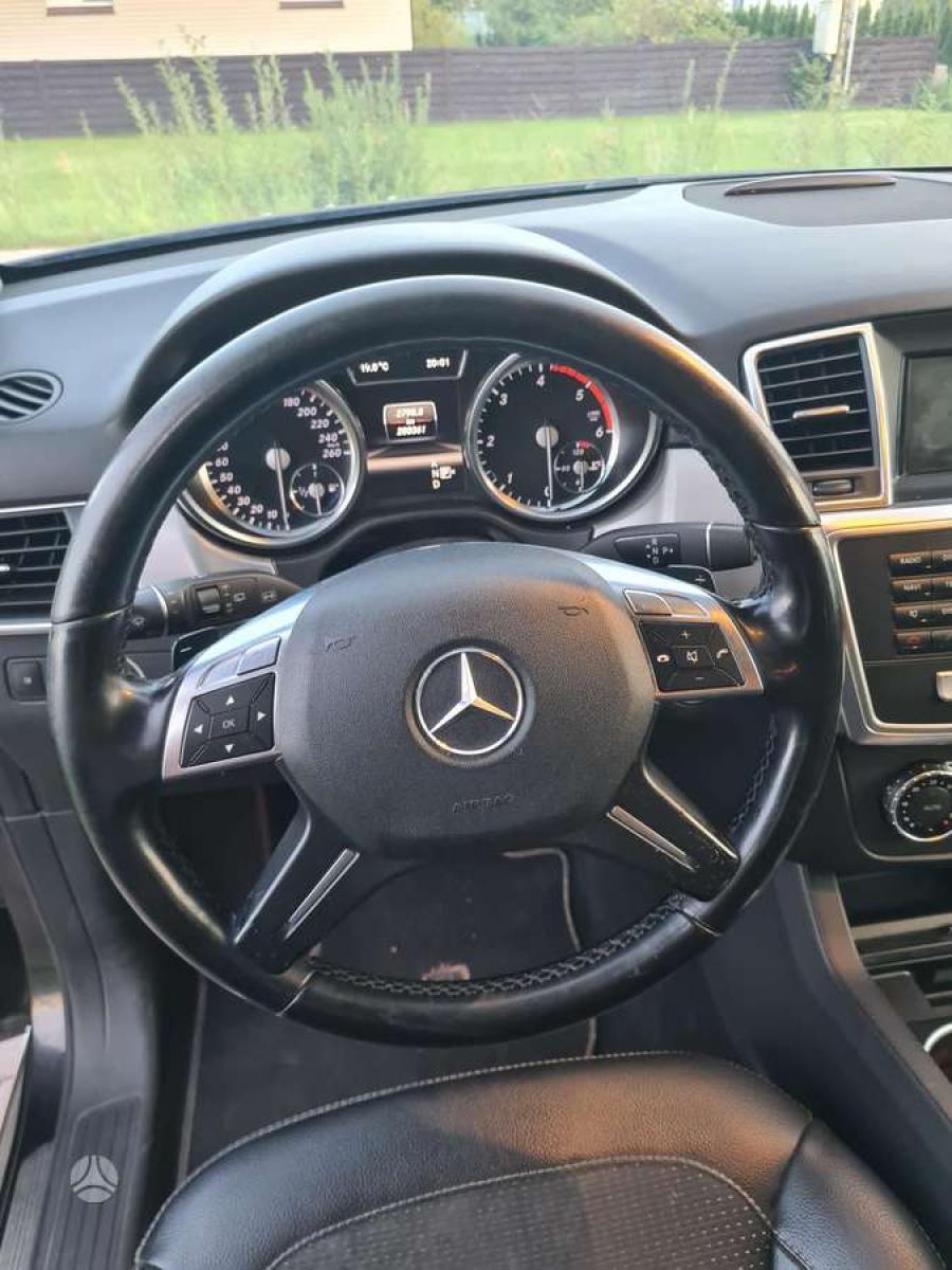 Melns Mercedes-Benz ML 350 2012 Kaišiadorys, ar dzinēja tilpumu 2.99 L un nobraukumu 280 tūkst. km par 11250 €, foto 23 vietnē AUTOMOTO.COM.LV