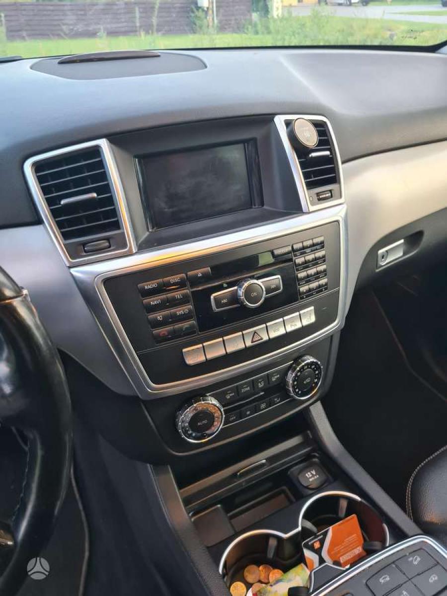 Melns Mercedes-Benz ML 350 2012 Kaišiadorys, ar dzinēja tilpumu 2.99 L un nobraukumu 280 tūkst. km par 11250 €, foto 24 vietnē AUTOMOTO.COM.LV
