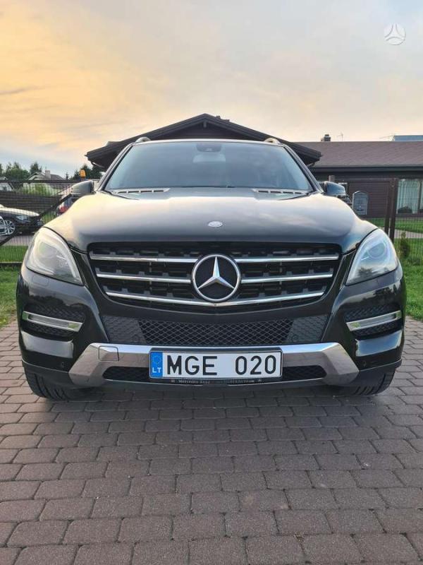 Black Mercedes-Benz ML 350 2012 in Kaisiadorys, with an engine capacity of 2.99 L and mileage of 280 thousand km for 11250 €, photo 10 on AUTOMOTO.COM.LV