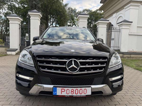 Черный Мерседес МЛ 350 2012 в Вильнюс, объемом двигателя 2.99 л и пробегом 292 тыс. км за 12500 €, фото 3 на AUTOMOTO.COM.LV