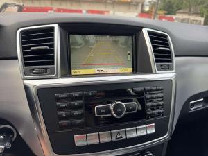 Black Mercedes-Benz ML 350 2012 in Vilnius, with an engine capacity of 2.99 L and mileage of 292 thousand km for 12500 €, photo 7 on AUTOMOTO.COM.LV