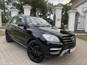 Black Mercedes-Benz ML 350 2012 in Vilnius, with an engine capacity of 2.99 L and mileage of 292 thousand km for 12500 €, photo 12 on AUTOMOTO.COM.LV