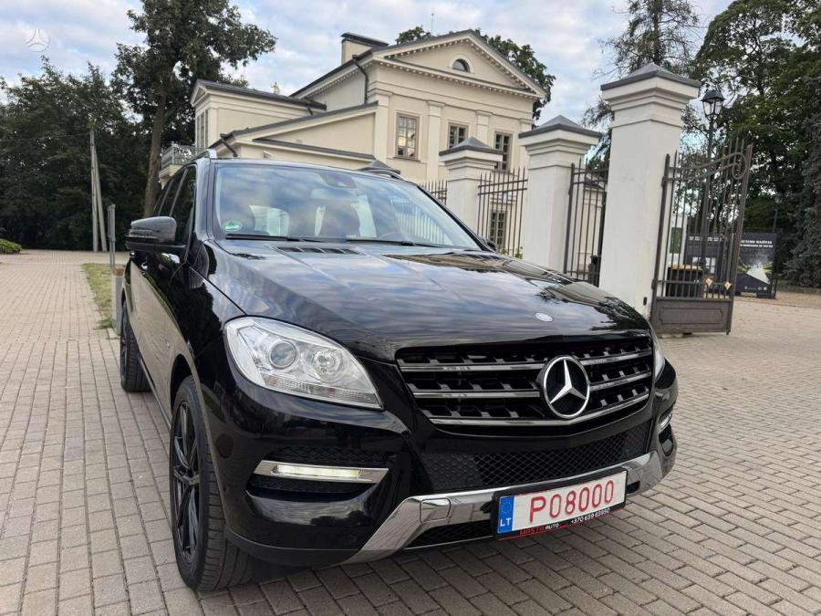 Black Mercedes-Benz ML 350 2012 in Vilnius, with an engine capacity of 2.99 L and mileage of 292 thousand km for 12500 €, photo 18 on AUTOMOTO.COM.LV