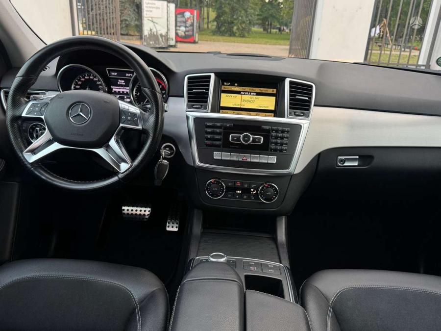 Black Mercedes-Benz ML 350 2012 in Vilnius, with an engine capacity of 2.99 L and mileage of 292 thousand km for 12500 €, photo 21 on AUTOMOTO.COM.LV