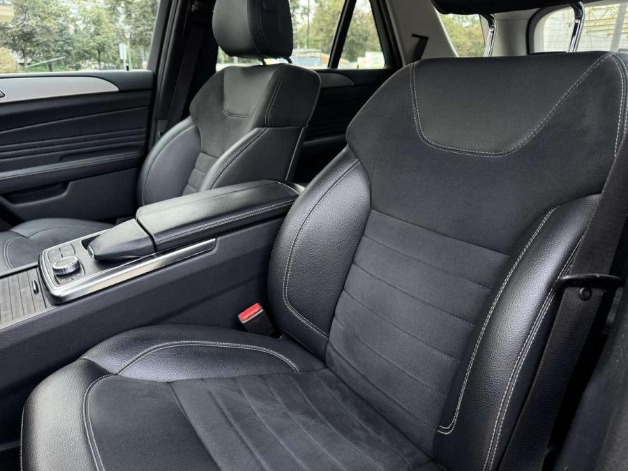 Black Mercedes-Benz ML 350 2012 in Vilnius, with an engine capacity of 2.99 L and mileage of 292 thousand km for 12500 €, photo 23 on AUTOMOTO.COM.LV