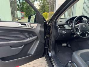 Black Mercedes-Benz ML 350 2012 in Vilnius, with an engine capacity of 2.99 L and mileage of 292 thousand km for 12500 €, photo 24 on AUTOMOTO.COM.LV