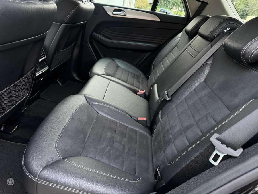 Black Mercedes-Benz ML 350 2012 in Vilnius, with an engine capacity of 2.99 L and mileage of 292 thousand km for 12500 €, photo 25 on AUTOMOTO.COM.LV