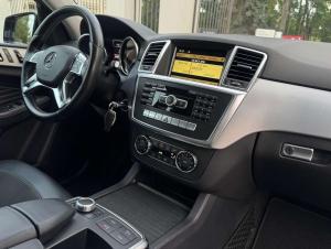 Black Mercedes-Benz ML 350 2012 in Vilnius, with an engine capacity of 2.99 L and mileage of 292 thousand km for 12500 €, photo 27 on AUTOMOTO.COM.LV