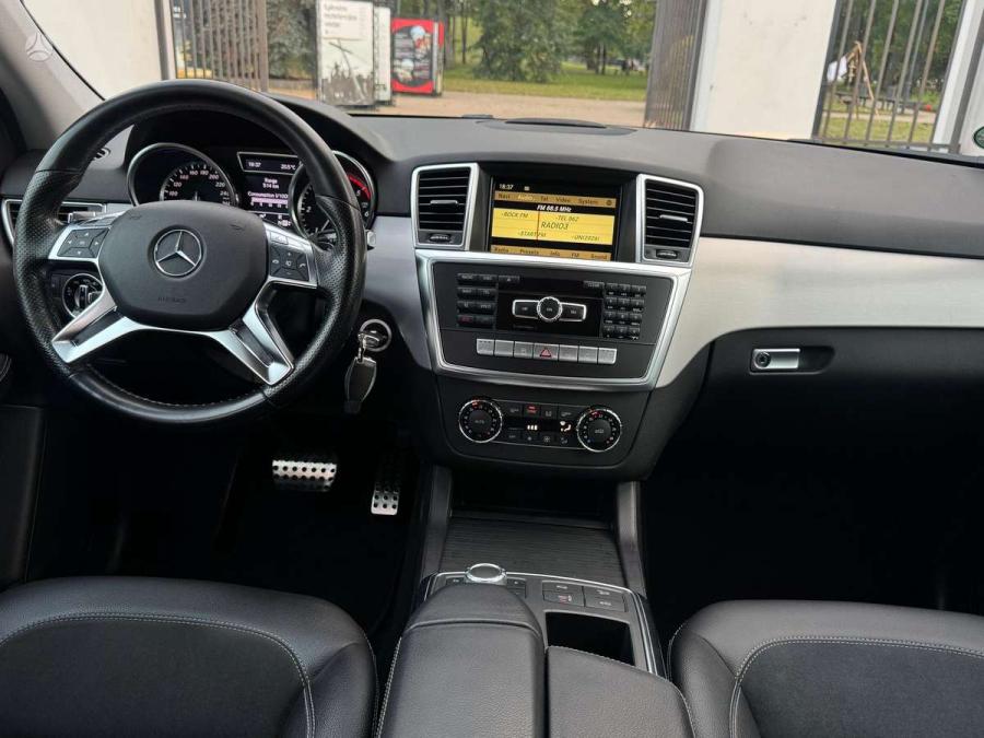 Black Mercedes-Benz ML 350 2012 in Vilnius, with an engine capacity of 2.99 L and mileage of 292 thousand km for 12500 €, photo 28 on AUTOMOTO.COM.LV