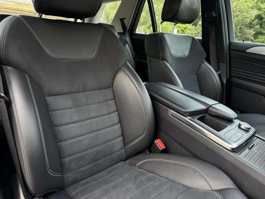 Black Mercedes-Benz ML 350 2012 in Vilnius, with an engine capacity of 2.99 L and mileage of 292 thousand km for 12500 €, photo 29 on AUTOMOTO.COM.LV