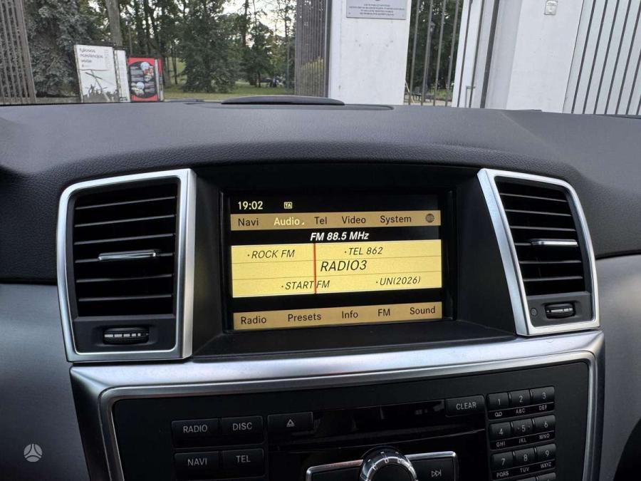 Black Mercedes-Benz ML 350 2012 in Vilnius, with an engine capacity of 2.99 L and mileage of 292 thousand km for 12500 €, photo 34 on AUTOMOTO.COM.LV