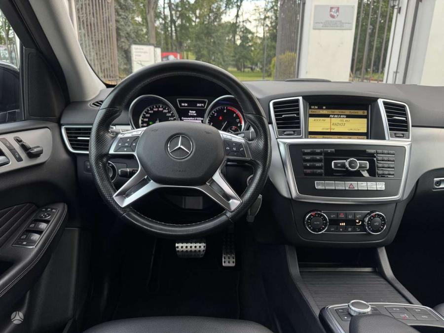 Black Mercedes-Benz ML 350 2012 in Vilnius, with an engine capacity of 2.99 L and mileage of 292 thousand km for 12500 €, photo 36 on AUTOMOTO.COM.LV