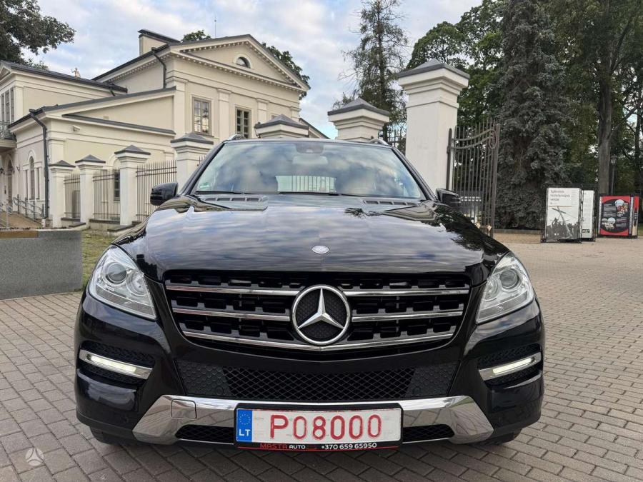 Black Mercedes-Benz ML 350 2012 in Vilnius, with an engine capacity of 2.99 L and mileage of 292 thousand km for 12500 €, photo 37 on AUTOMOTO.COM.LV