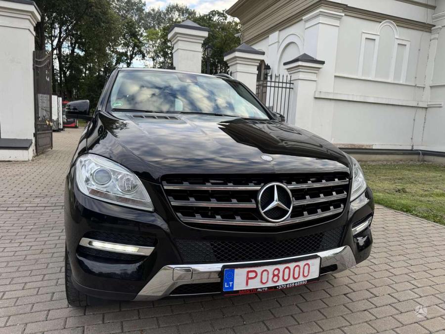 Black Mercedes-Benz ML 350 2012 in Vilnius, with an engine capacity of 2.99 L and mileage of 292 thousand km for 12500 €, photo 38 on AUTOMOTO.COM.LV