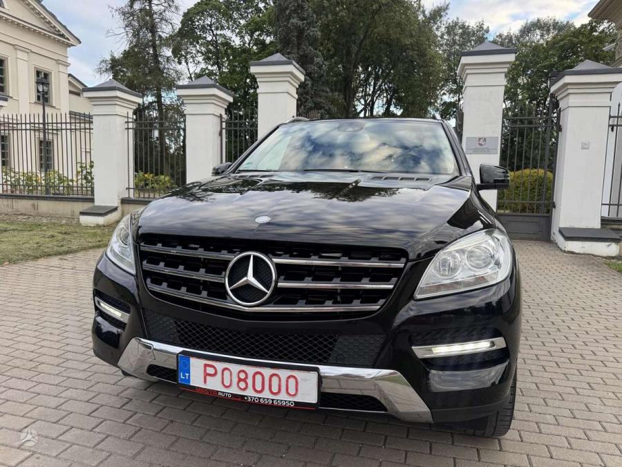 Black Mercedes-Benz ML 350 2012 in Vilnius, with an engine capacity of 2.99 L and mileage of 292 thousand km for 12500 €, photo 39 on AUTOMOTO.COM.LV