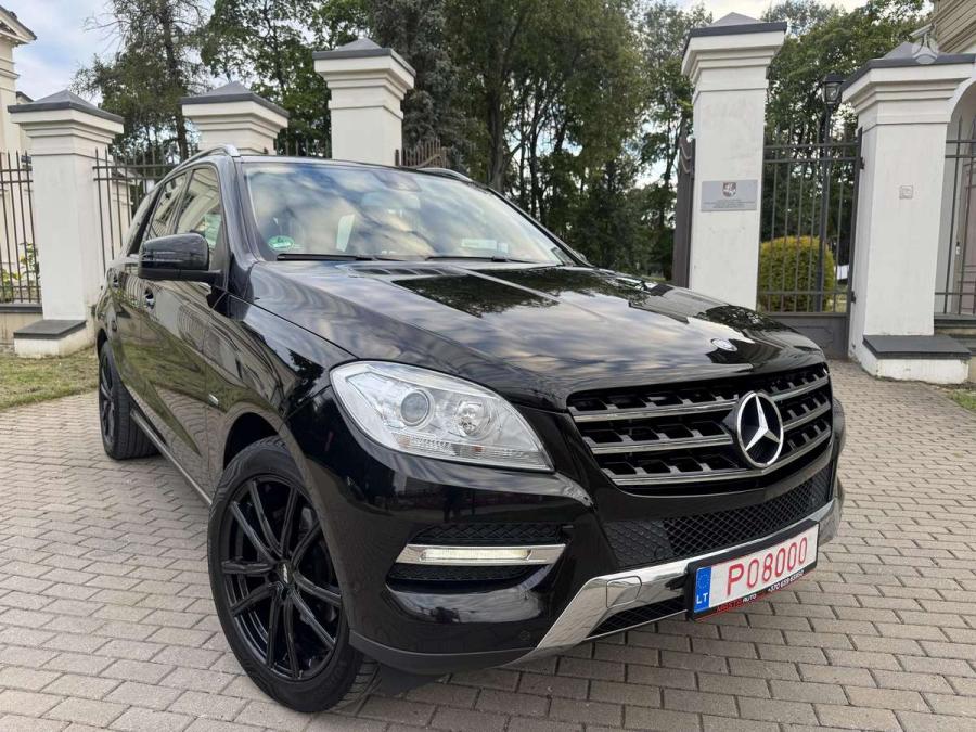 Black Mercedes-Benz ML 350 2012 in Vilnius, with an engine capacity of 2.99 L and mileage of 292 thousand km for 12500 €, photo 44 on AUTOMOTO.COM.LV