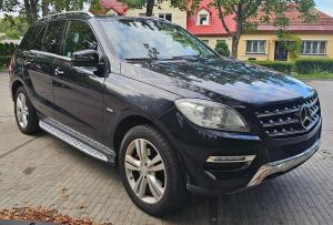 Melns Mercedes-Benz ML 350 2012 Šauļi, ar dzinēja tilpumu 3.50 L un nobraukumu 193 tūkst. km par 13350 €, foto 4 vietnē AUTOMOTO.COM.LV