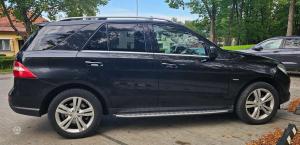 Melns Mercedes-Benz ML 350 2012 Šauļi, ar dzinēja tilpumu 3.50 L un nobraukumu 193 tūkst. km par 13350 €, foto 8 vietnē AUTOMOTO.COM.LV
