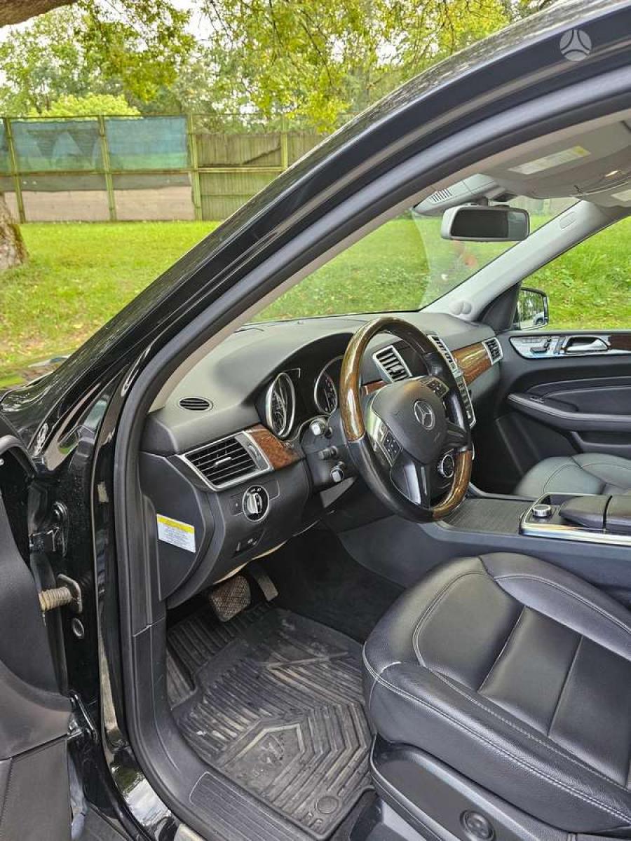 Melns Mercedes-Benz ML 350 2012 Šauļi, ar dzinēja tilpumu 3.50 L un nobraukumu 193 tūkst. km par 13350 €, foto 12 vietnē AUTOMOTO.COM.LV