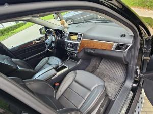 Melns Mercedes-Benz ML 350 2012 Šauļi, ar dzinēja tilpumu 3.50 L un nobraukumu 193 tūkst. km par 13350 €, foto 13 vietnē AUTOMOTO.COM.LV