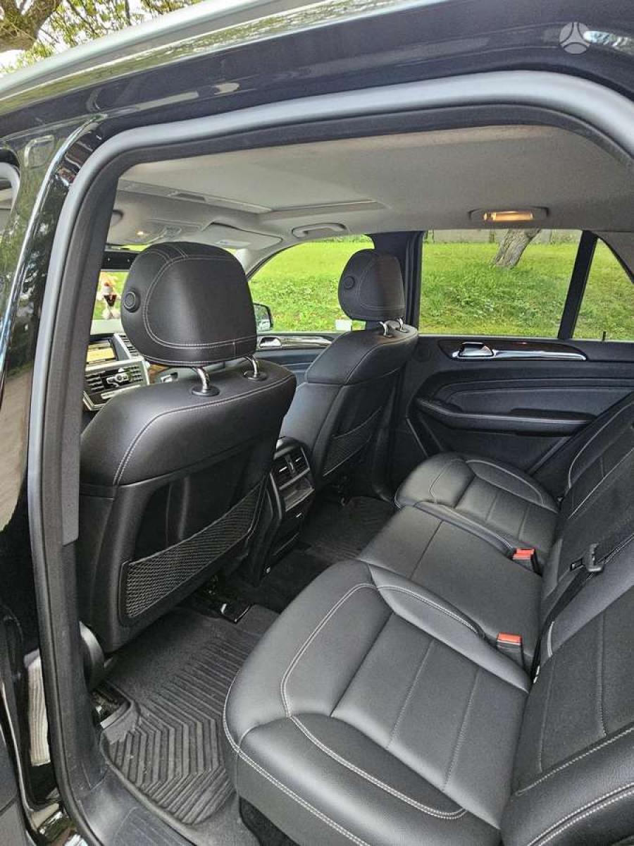 Melns Mercedes-Benz ML 350 2012 Šauļi, ar dzinēja tilpumu 3.50 L un nobraukumu 193 tūkst. km par 13350 €, foto 16 vietnē AUTOMOTO.COM.LV