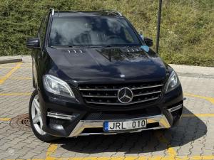 Melns Mercedes-Benz ML 350 2012 Viļņa, ar dzinēja tilpumu 2.99 L un nobraukumu 414 tūkst. km par 11000 €, foto 3 vietnē AUTOMOTO.COM.LV