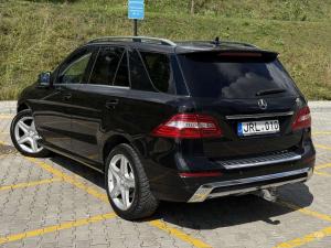 Melns Mercedes-Benz ML 350 2012 Viļņa, ar dzinēja tilpumu 2.99 L un nobraukumu 414 tūkst. km par 11000 €, foto 5 vietnē AUTOMOTO.COM.LV