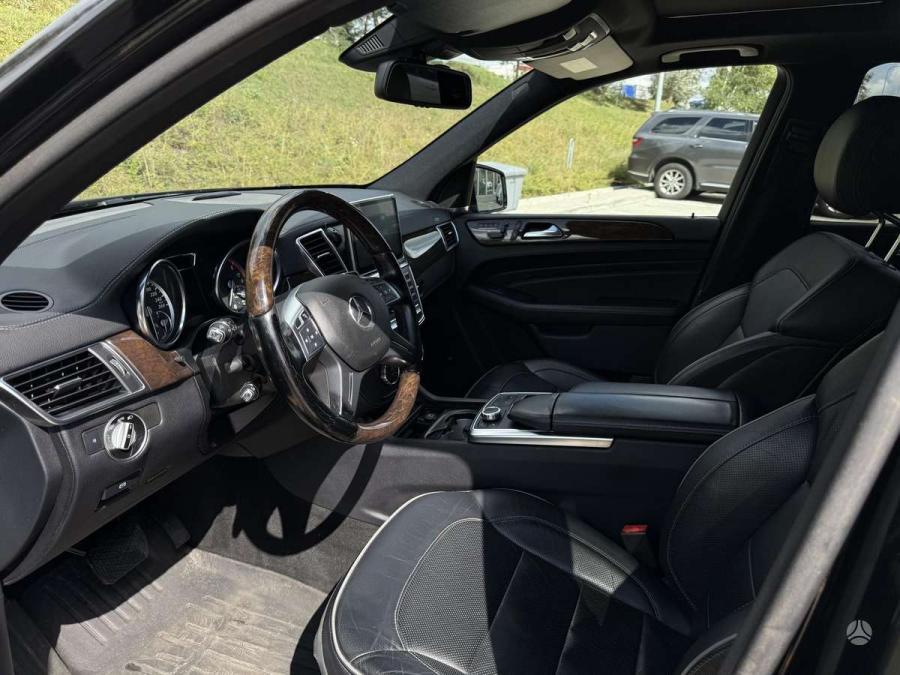 Melns Mercedes-Benz ML 350 2012 Viļņa, ar dzinēja tilpumu 2.99 L un nobraukumu 414 tūkst. km par 11000 €, foto 8 vietnē AUTOMOTO.COM.LV