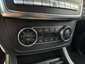 Melns Mercedes-Benz ML 350 2012 Viļņa, ar dzinēja tilpumu 2.99 L un nobraukumu 414 tūkst. km par 11000 €, foto 18 vietnē AUTOMOTO.COM.LV