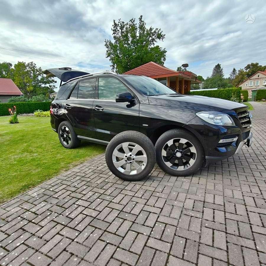 Melns Mercedes-Benz ML 350 2012 Jurbarkas, ar dzinēja tilpumu 3.50 L un nobraukumu 287 tūkst. km par 11500 €, foto 4 vietnē AUTOMOTO.COM.LV