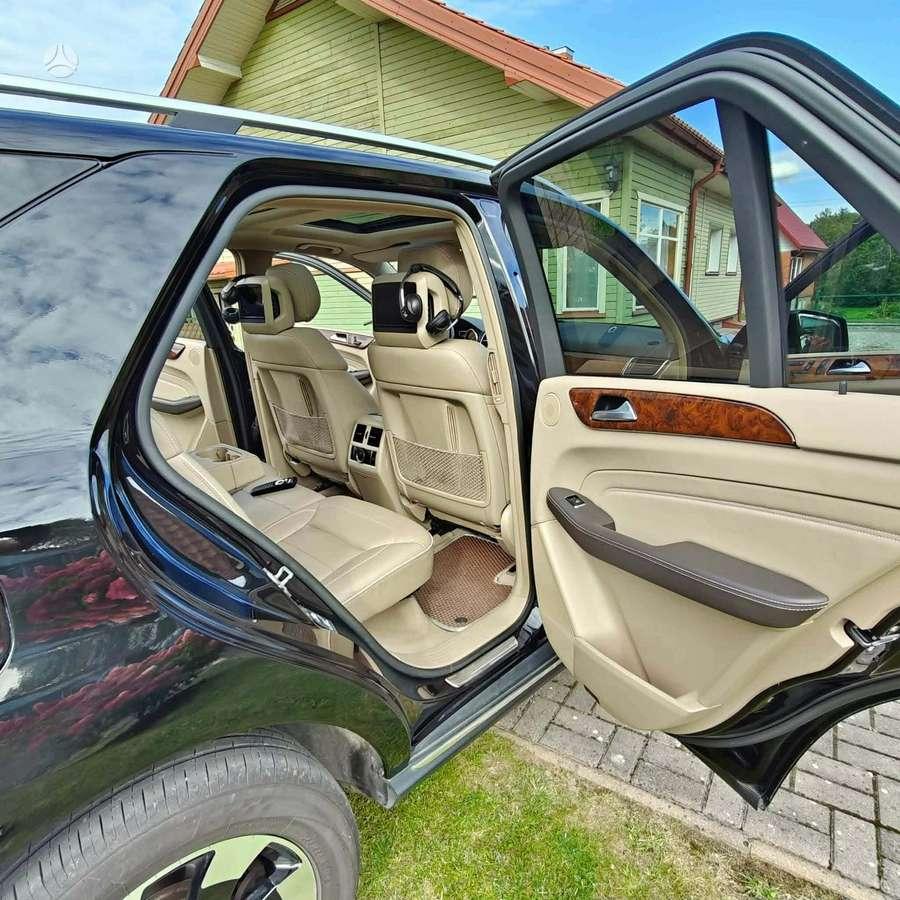 Melns Mercedes-Benz ML 350 2012 Jurbarkas, ar dzinēja tilpumu 3.50 L un nobraukumu 287 tūkst. km par 11500 €, foto 12 vietnē AUTOMOTO.COM.LV