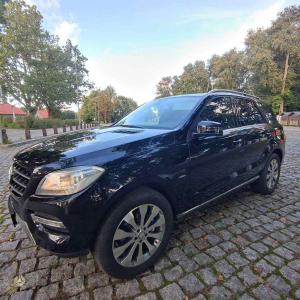 Melns Mercedes-Benz ML 350 2012 Šauļi, ar dzinēja tilpumu 2.99 L un nobraukumu 201 tūkst. km par 11999 €, foto 3 vietnē AUTOMOTO.COM.LV