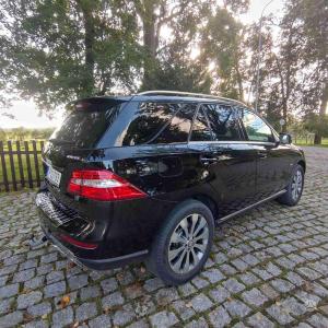 Melns Mercedes-Benz ML 350 2012 Šauļi, ar dzinēja tilpumu 2.99 L un nobraukumu 201 tūkst. km par 11999 €, foto 5 vietnē AUTOMOTO.COM.LV