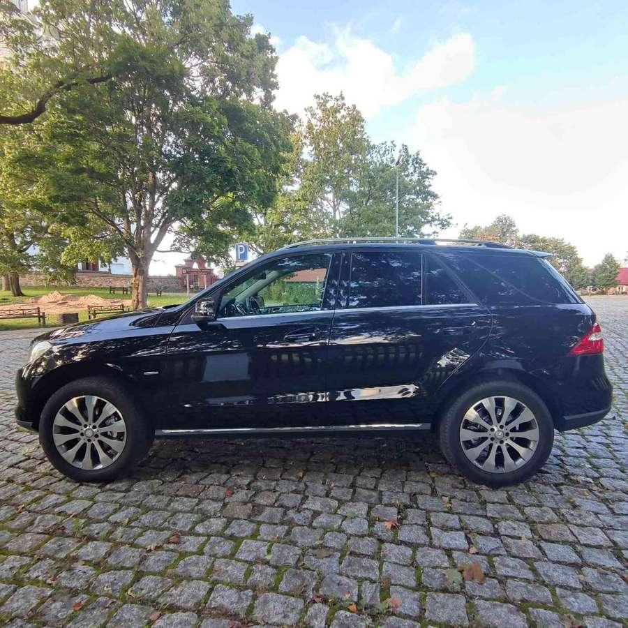 Melns Mercedes-Benz ML 350 2012 Šauļi, ar dzinēja tilpumu 2.99 L un nobraukumu 201 tūkst. km par 11999 €, foto 9 vietnē AUTOMOTO.COM.LV