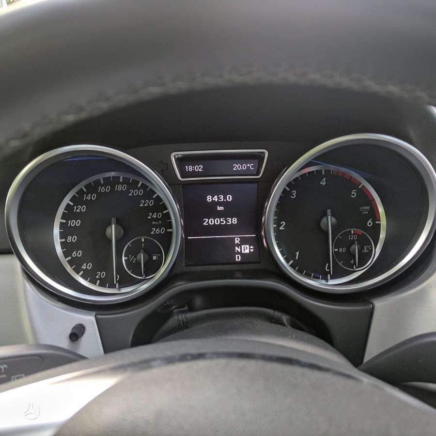 Melns Mercedes-Benz ML 350 2012 Šauļi, ar dzinēja tilpumu 2.99 L un nobraukumu 201 tūkst. km par 11999 €, foto 14 vietnē AUTOMOTO.COM.LV