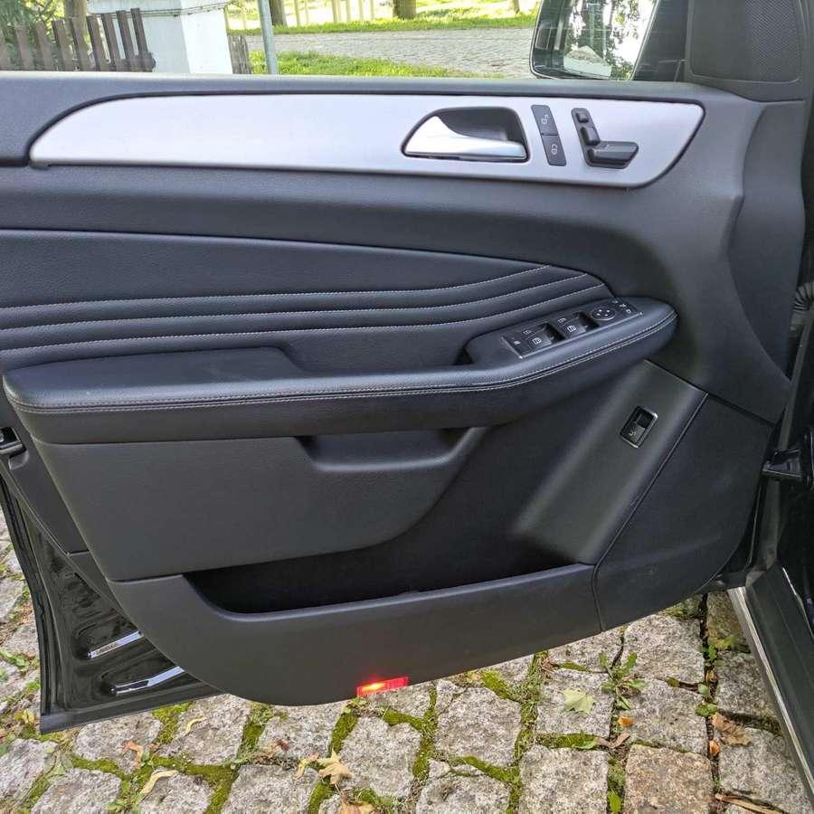 Melns Mercedes-Benz ML 350 2012 Šauļi, ar dzinēja tilpumu 2.99 L un nobraukumu 201 tūkst. km par 11999 €, foto 16 vietnē AUTOMOTO.COM.LV
