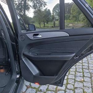 Melns Mercedes-Benz ML 350 2012 Šauļi, ar dzinēja tilpumu 2.99 L un nobraukumu 201 tūkst. km par 11999 €, foto 24 vietnē AUTOMOTO.COM.LV